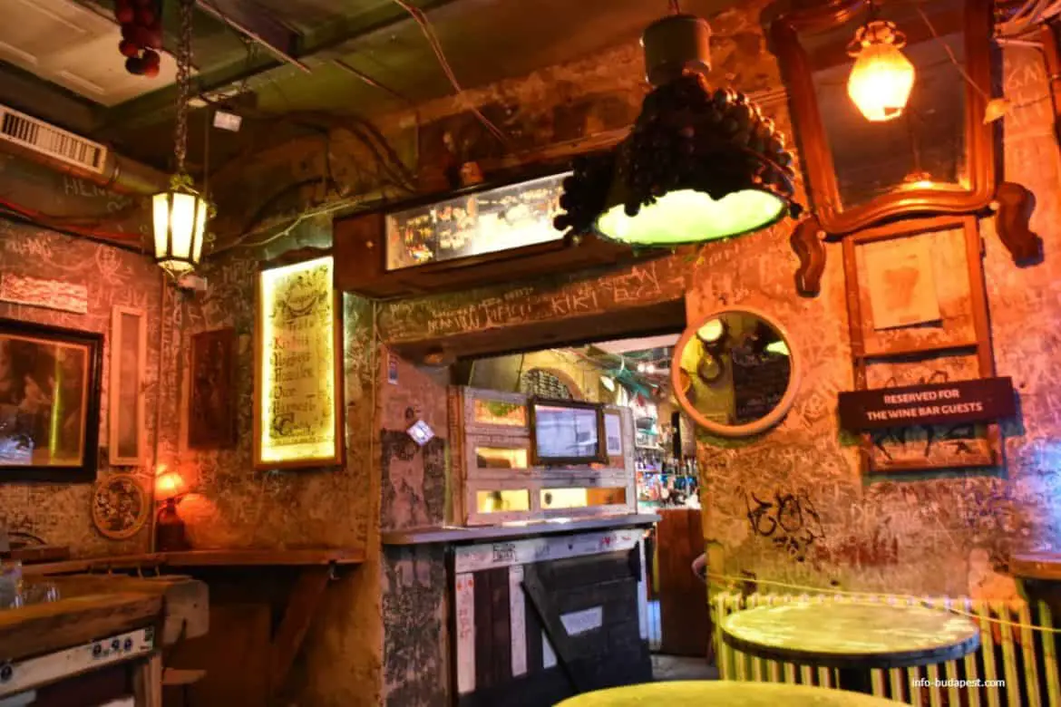 Where Are the Best Ruin Bars in Budapest? – A Complete Guide (2020)